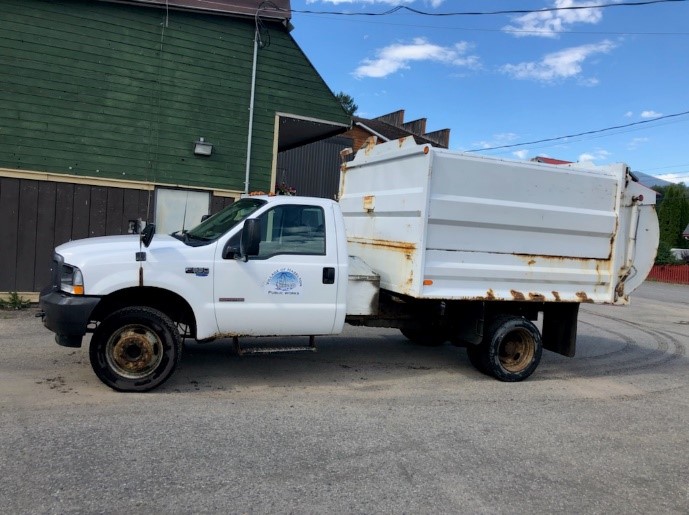 FOR SALE: 2003 Ford Garbage Truck - Village of Hazelton